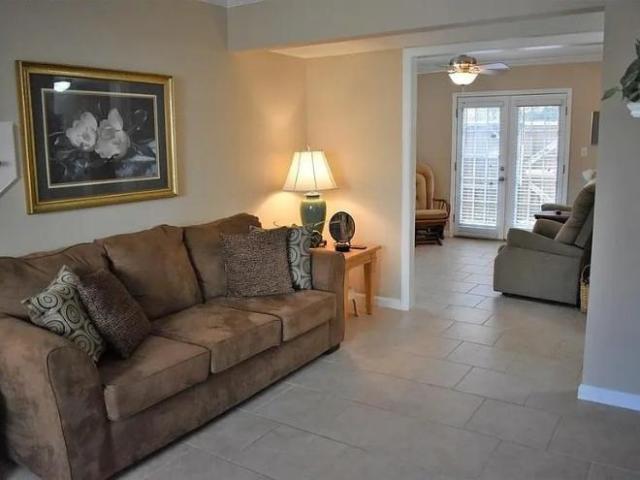 3 Br, 3 bath, Condo 4982 Meadow Ln