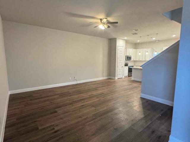 3 Br, 3 bath, Condo 5015 Villas Dr