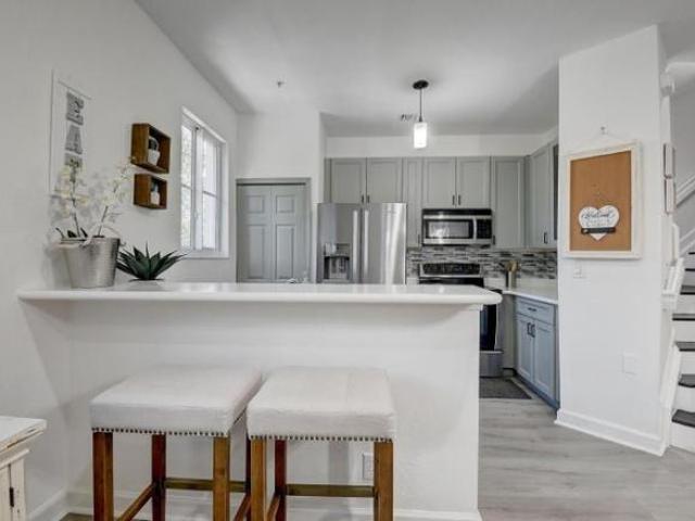 3 Br, 3 bath, Condo 525 Bayfront Drive