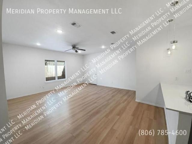 3 Br, 3 bath, Condo 5543 Itasca St