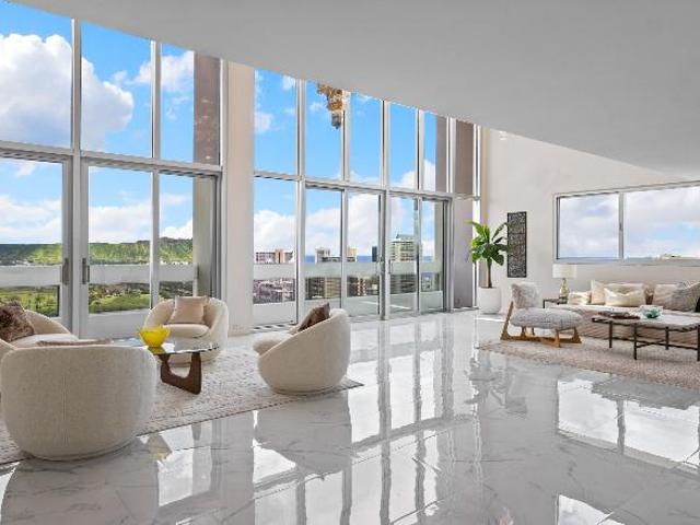 3 Br, 3 bath, Condo 555 University Ave