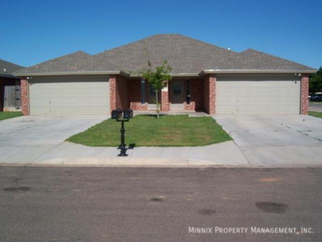 3 Br, 3 bath, Condo 601 N Elkhart Ave