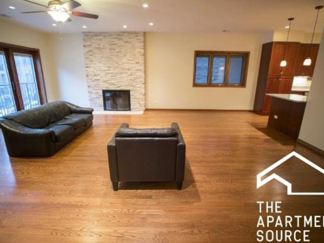 3 Br, 3 bath, Condo 670 N Peoria St