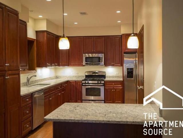 3 Br, 3 bath, Condo 670 North Peoria Street
