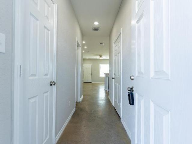 3 Br, 3 bath, Condo 6934 Crestway Dr