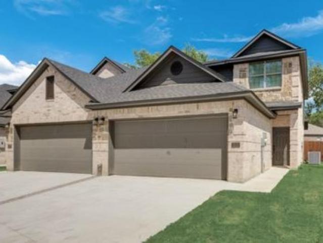 3 Br, 3 bath, Condo 721 N Jefferson