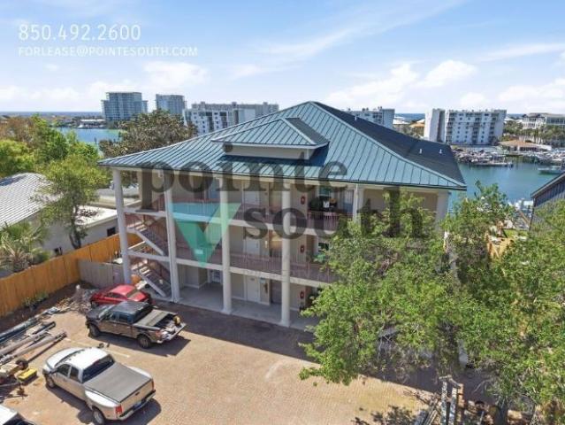 3 Br, 3 bath, Condo 724 Harbor Blvd