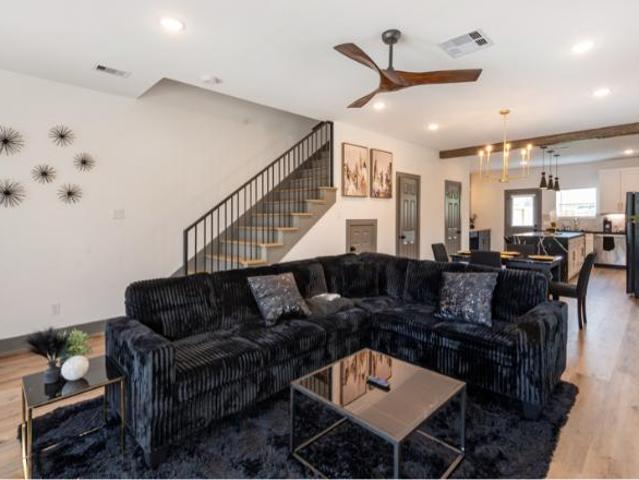 3 Br, 3 bath, Condo 7918 Ritz St