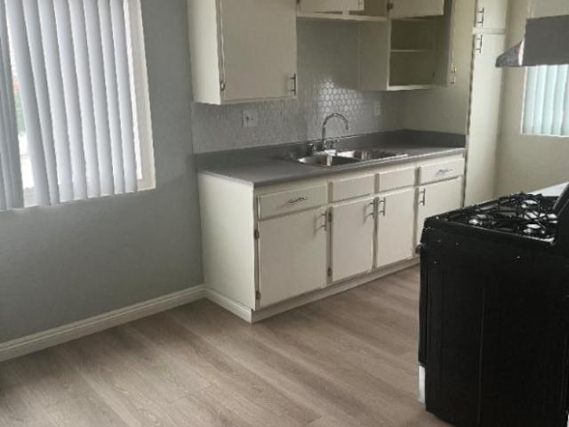 3 Br, 3 bath, Condo 8014 Woodman Avenue