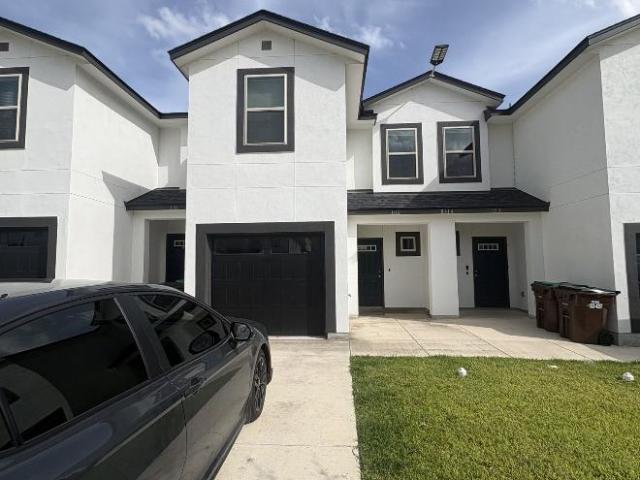 3 Br, 3 bath, Condo 8414 Via Verona