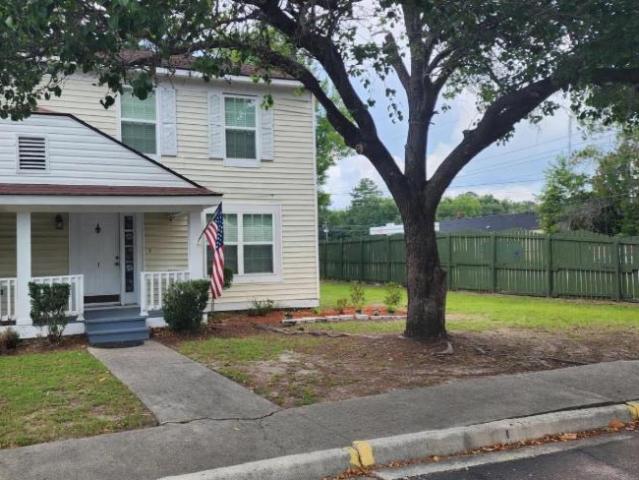 3 Br, 3 bath, Condo 912 Pineland Ave