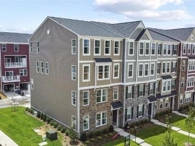 3 Br, 3 bath, Condo 9218 Magellan Pkwy