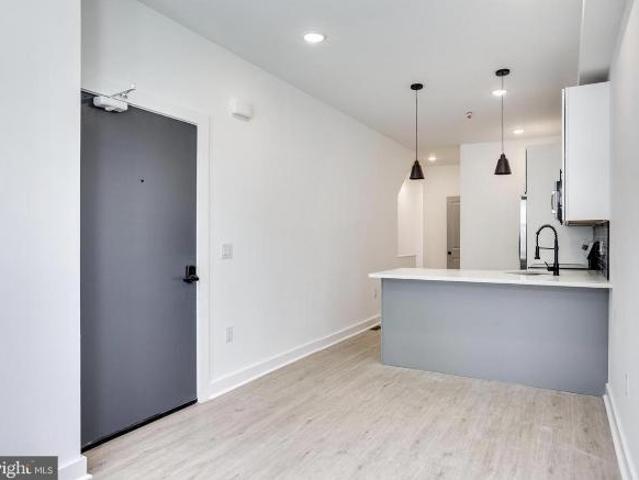 3 Br, 3 bath, Condo 922 W Arizona St