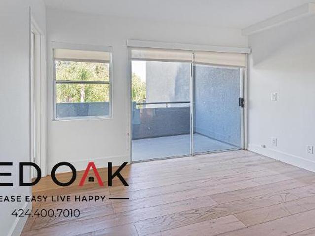 3 Br, 3 bath, Condo 939 1/2 Palm Ave