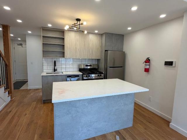 3 Br, 3 bath, Condo 100 Chestnut St