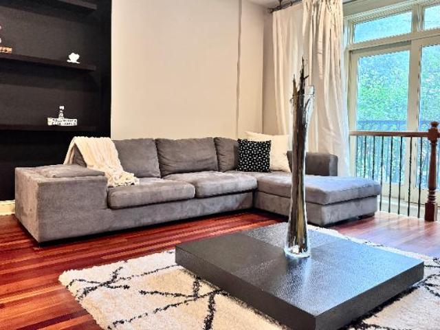 3 Br, 3 bath, Condo 1018 S May St