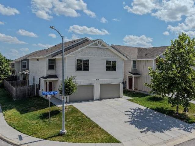 3 Br, 3 bath, Condo 10310 Candlewood Way