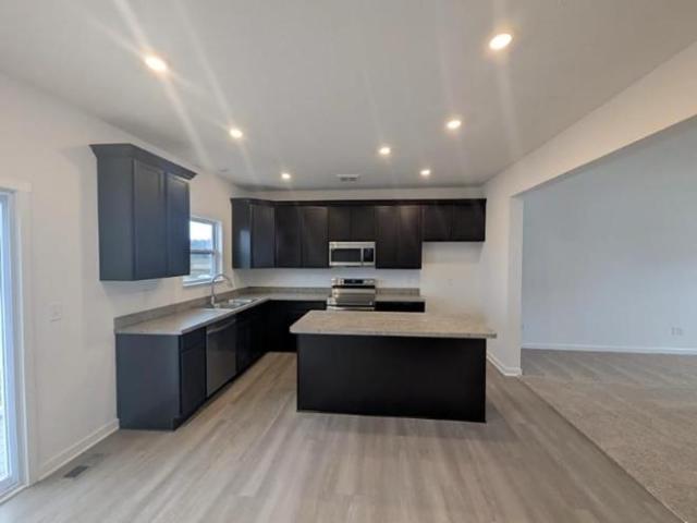 3 Br, 3 bath, Condo 111 Stika Willow Dr