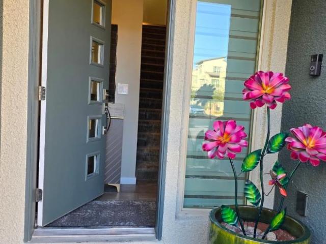 3 Br, 3 bath, Condo 11272 Gravitaion Dr