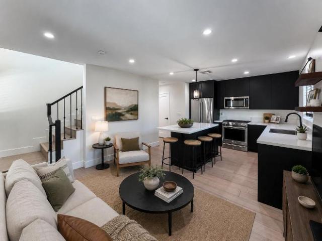 3 Br, 3 bath, Condo 1208 N Alexandria Ave