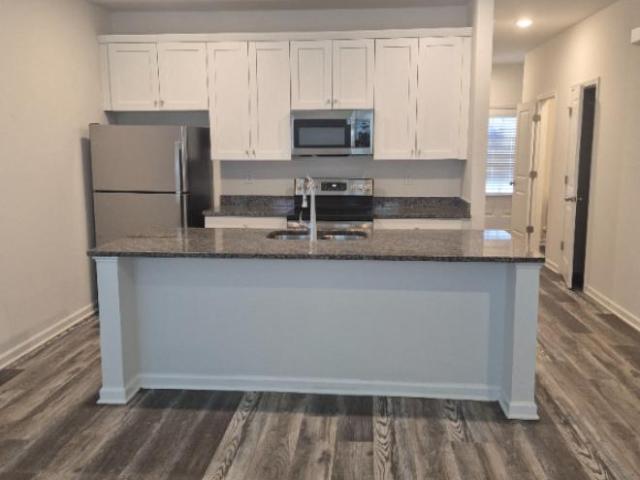 3 Br, 3 bath, Condo 120 Foster Glen Pl