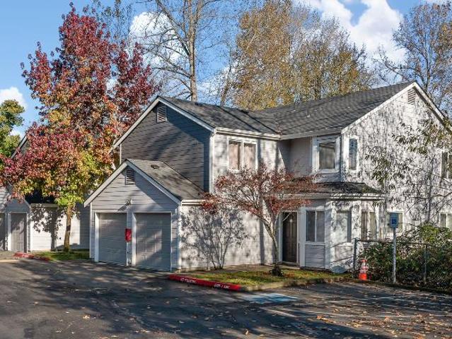 3 Br, 3 bath, Condo 12506 16th Street NE