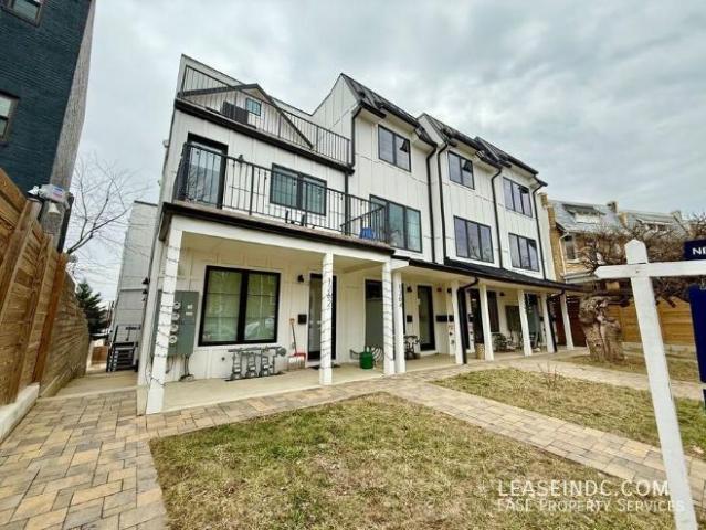 3 Br, 3 bath, Condo 1262 Holbrook Terrace NE