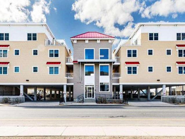 3 Br, 3 bath, Condo 128 Ashworth Ave
