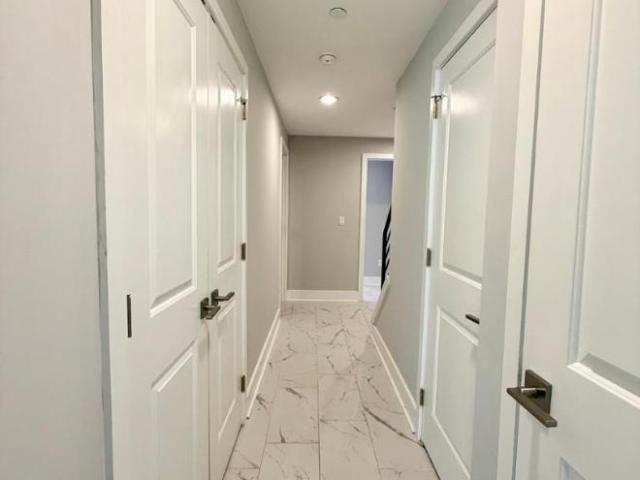 3 Br, 3 bath, Condo 1302 N Marshall St