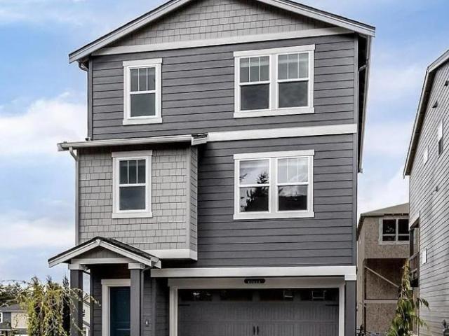 3 Br, 3 bath, Condo 1312 131st Pl Sw