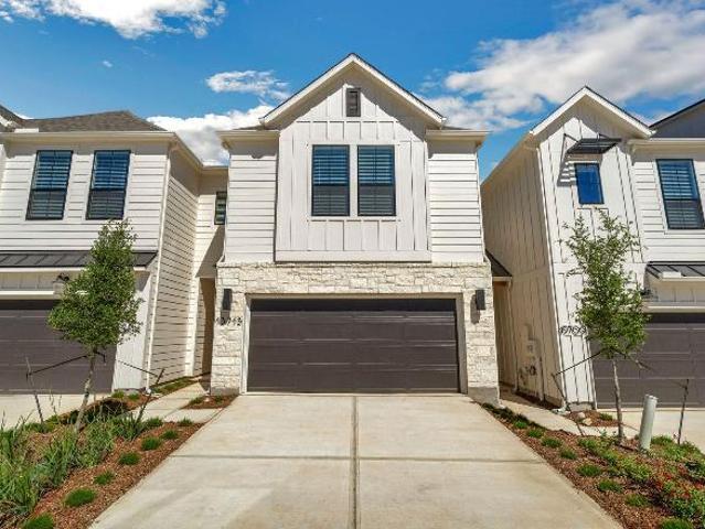 3 Br, 3 bath, Condo 13685 Giovannis Garden