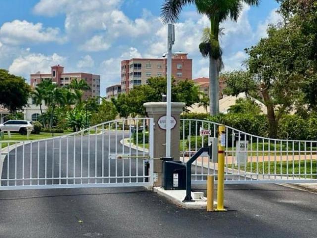 3 Br, 3 bath, Condo 14815 Laguna Drive