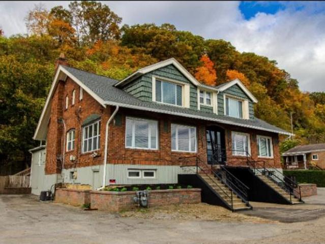 3 Br, 3 bath, Condo 14 River Rd