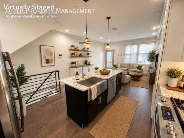 3 Br, 3 bath, Condo 1539 N Franklin St