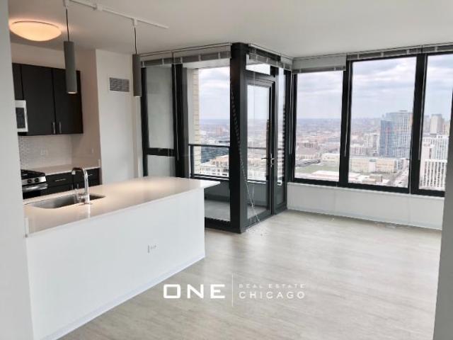3 Br, 3 bath, Condo 156 W Superior