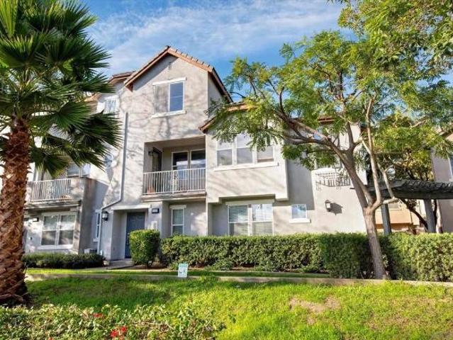 3 Br, 3 bath, Condo 1583 Sumac Pl