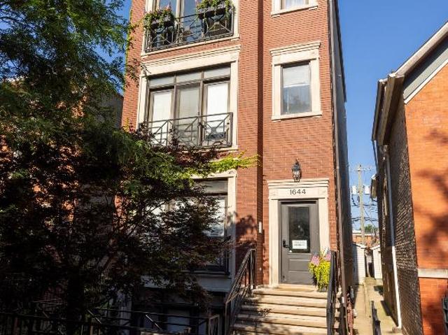 3 Br, 3 bath, Condo 1644 N Claremont Ave