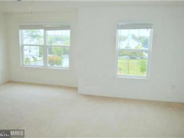3 Br, 3 bath, Condo 1729 Barnett Court