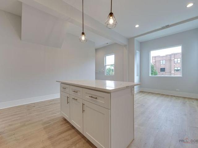 3 Br, 3 bath, Condo 1746 North California
