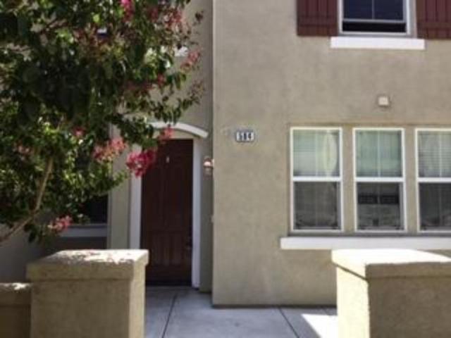 3 Br, 3 bath, Condo 1800 E Lakeshore Dr