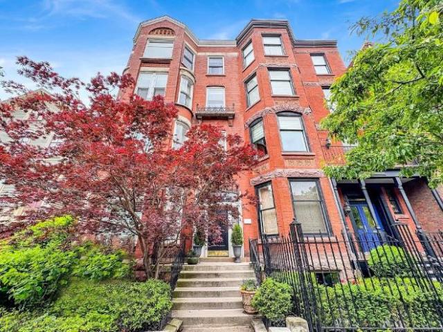 3 Br, 3 bath, Condo 1814 N Lincoln Park W