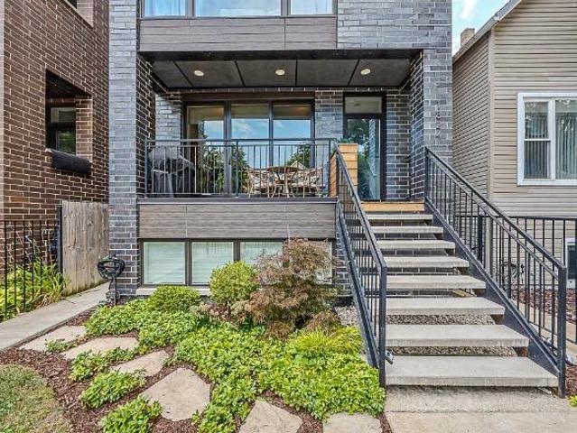 3 Br, 3 bath, Condo 1824 N Kedzie Ave