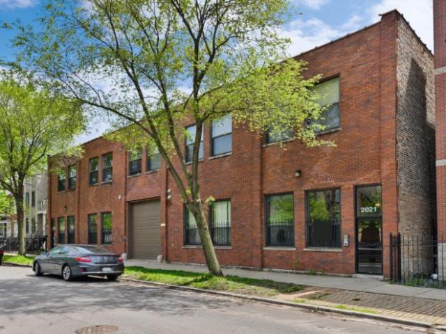 3 Br, 3 bath, Condo 2015 W Race