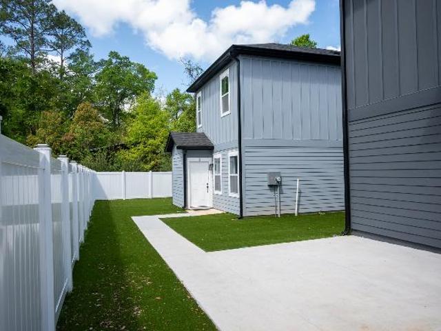 3 Br, 3 bath, Condo 2022 Trimble Road