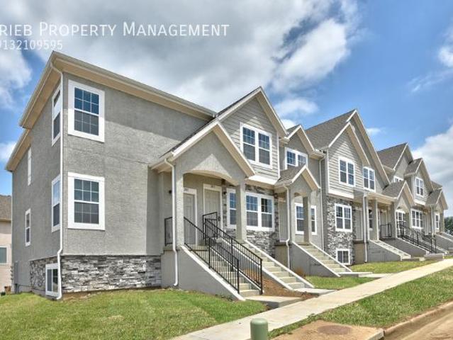 3 Br, 3 bath, Condo 205 N Ferrel St