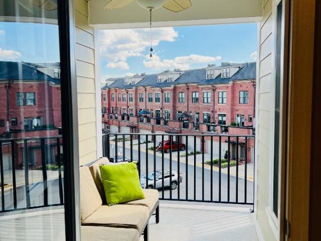 3 Br, 3 bath, Condo 208 Murdoch Sq SE