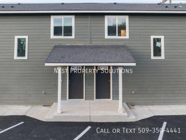3 Br, 3 bath, Condo 215 W 1st St