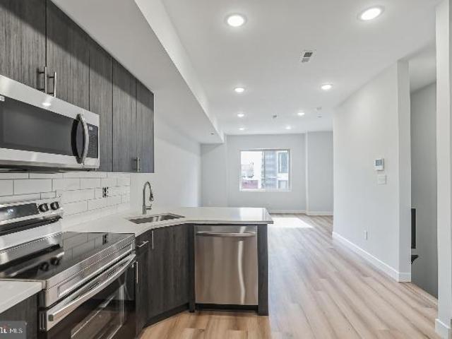 3 Br, 3 bath, Condo 2222 N 7th St