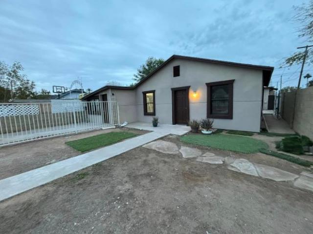 3 Br, 3 bath, Condo 2301 East Yale Street