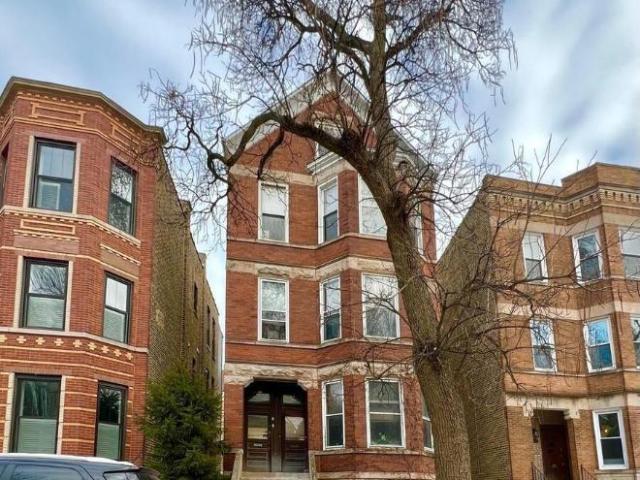 3 Br, 3 bath, Condo 2315 North Oakley Ave
